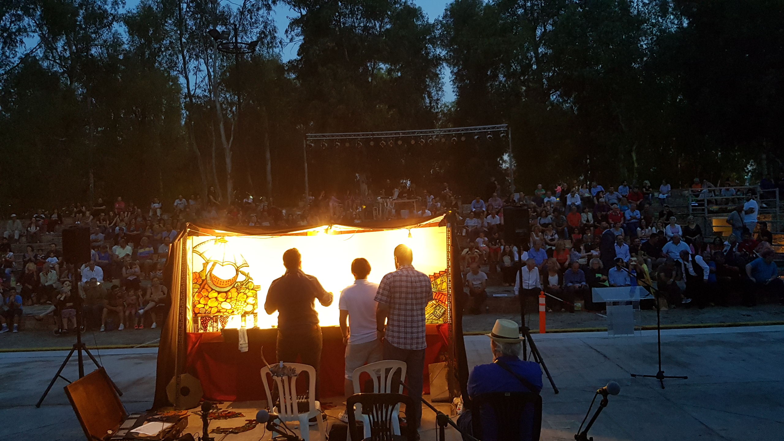 Η ΠΕΡΙΦΕΡΕΙΑΡΧΗΣ Ρ. ΔΟΥΡΟΥ ΣΤΗ ΓΙΟΡΤΗ ΓΙΑ ΤΑ 90 ΧΡΟΝΙΑ ΤΩΝ ΛΑΪΚΩΝ ...